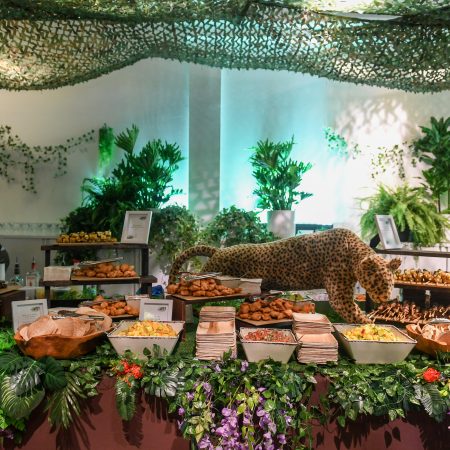 Eatertainment's Beats & Eats Jungle Theme - CanadianSpecialEvents.com